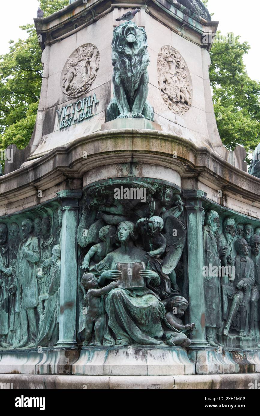 The Queen Victoria Memorial, Dalton Square, Lancaster City Centre ...