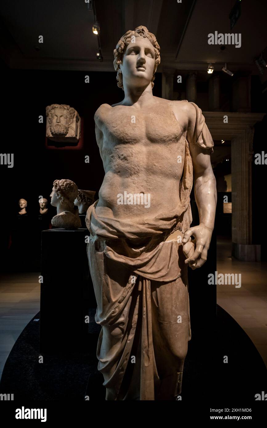 Statue of Alexander the Great, Archaeological Museum, Istanbul, Turkey ...