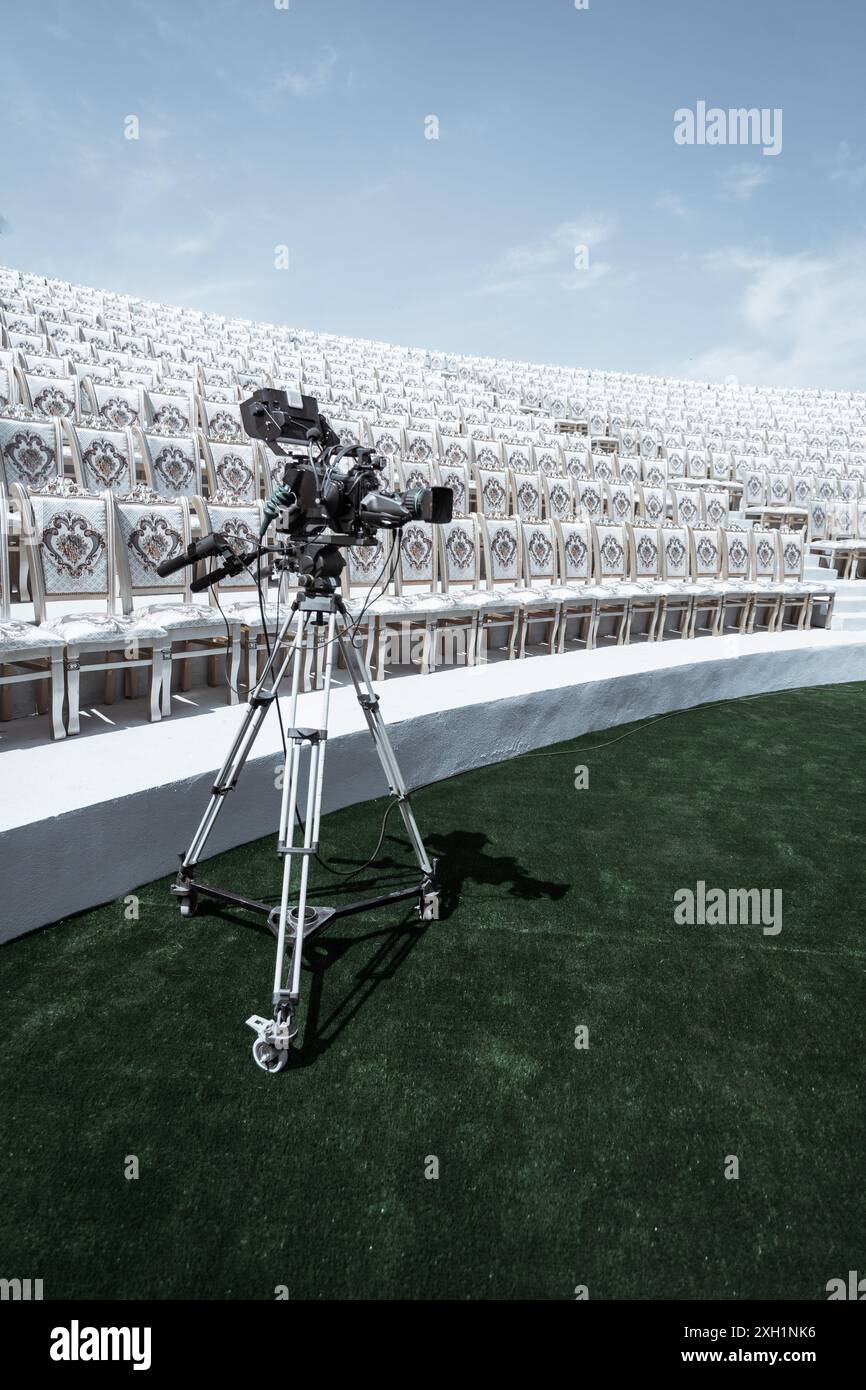 Stage setup for outdoor concert hi-res stock photography and images - Alamy