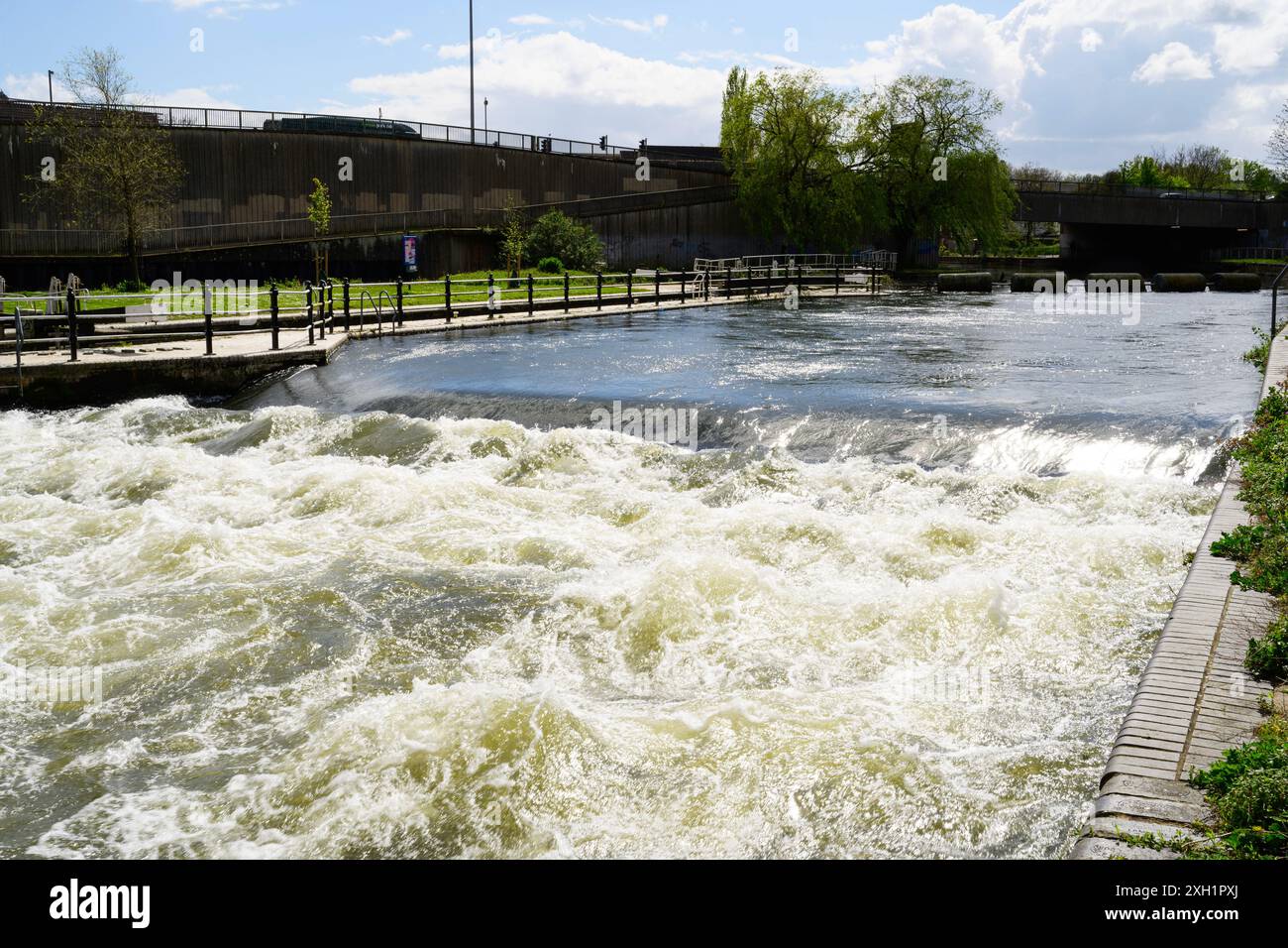 Fobney Island Reading weir in flood Stock Photo - Alamy