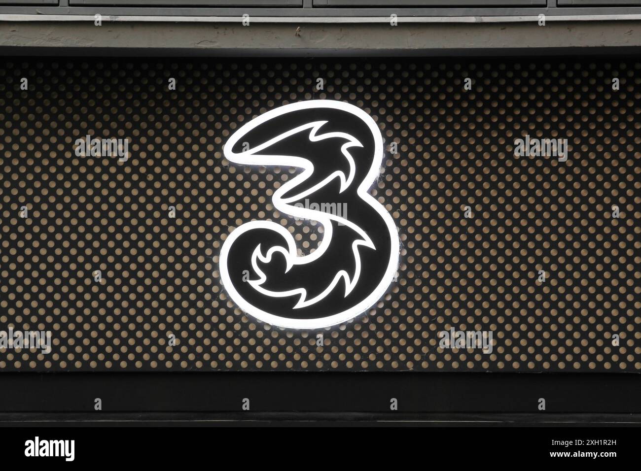 Hutchison 3g hi-res stock photography and images - Alamy