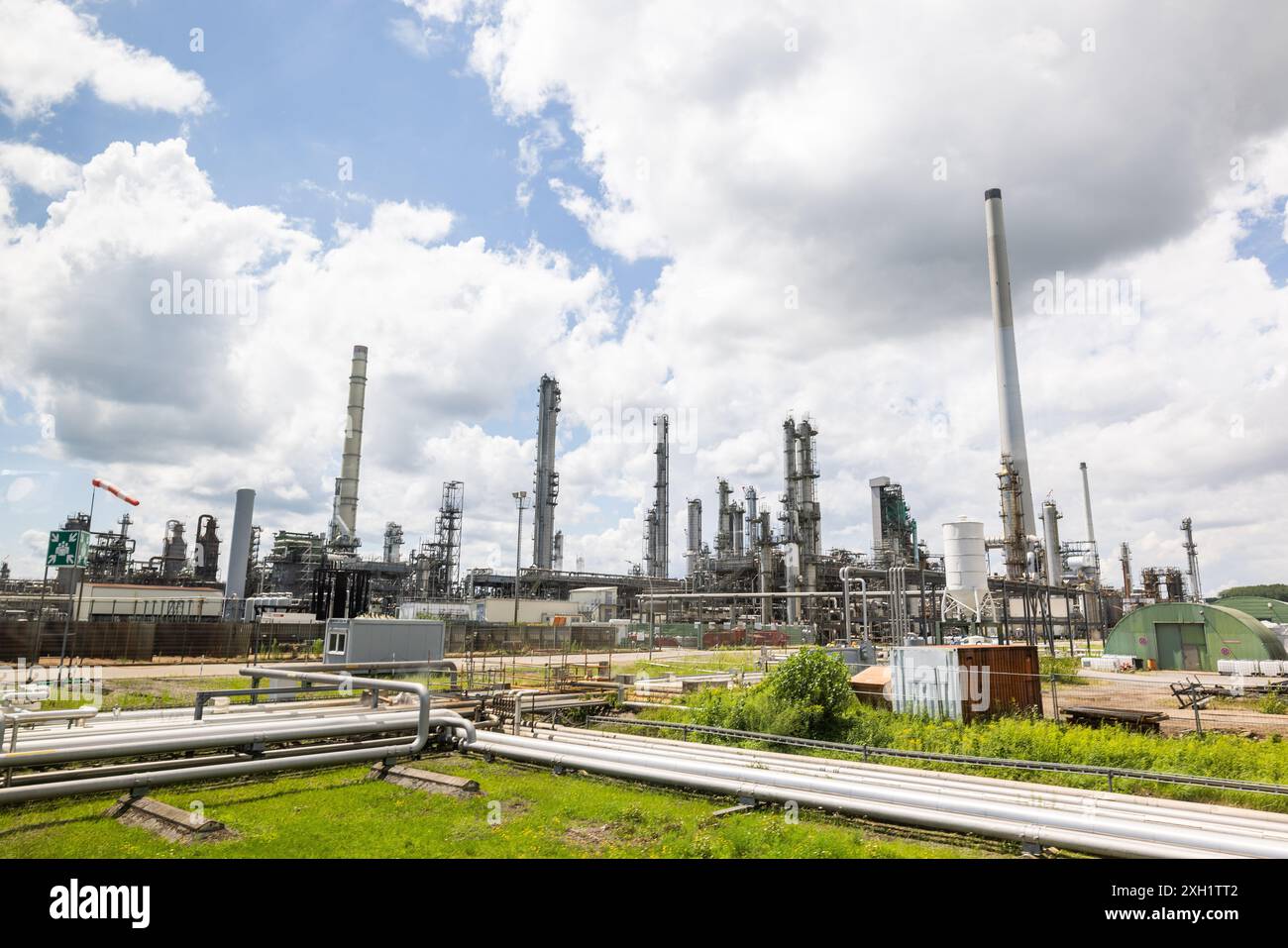 Karlsruhe, Germany. 11th July, 2024. A hydrogen production plant is ...