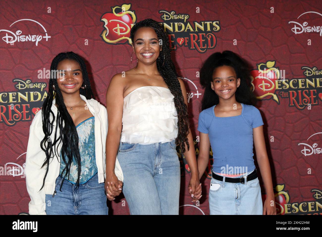 LOS ANGELES - JUL 10: Kyla Pratt, Daughters at the Descendants: The ...