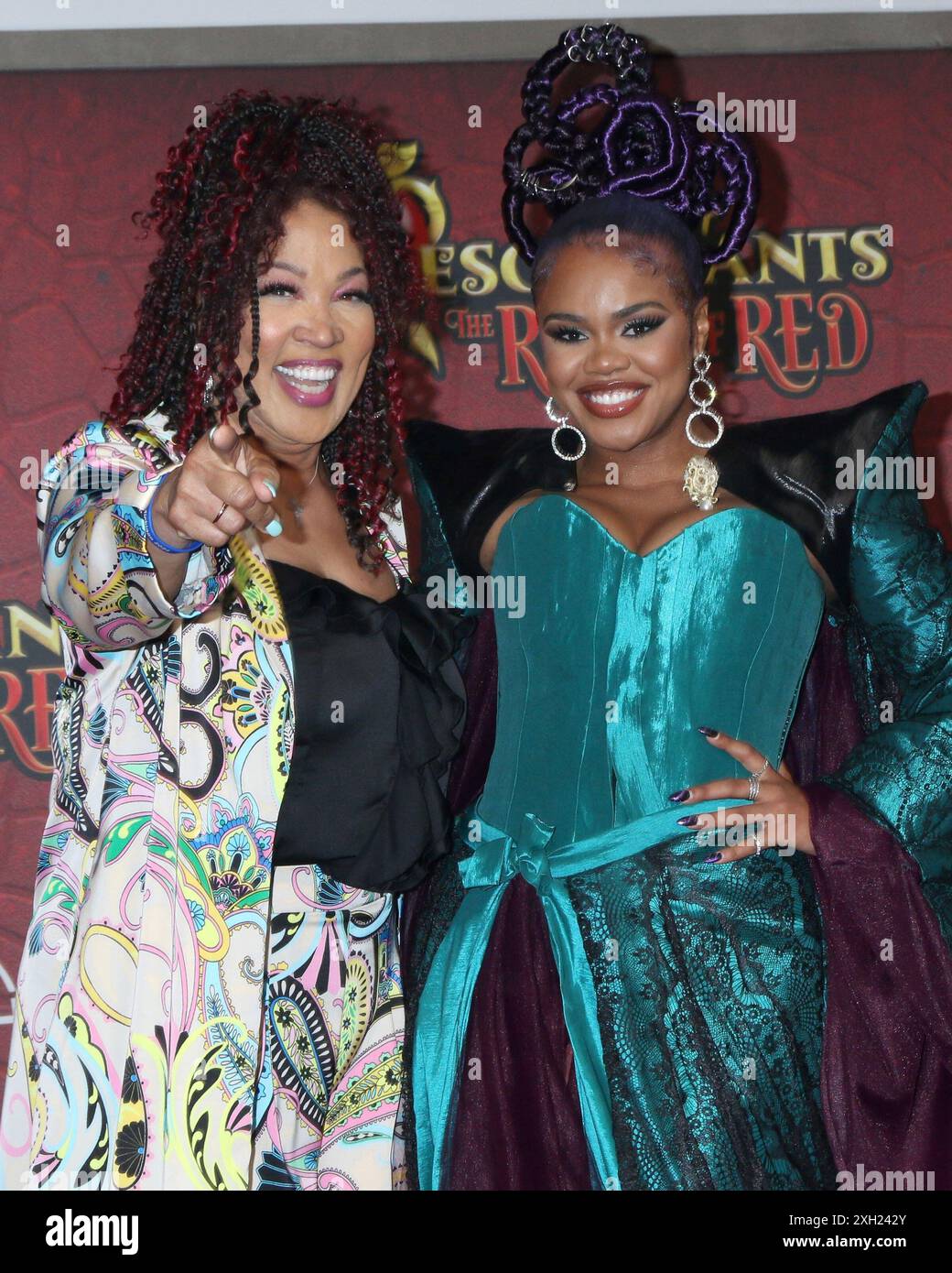 Kym Whitley, Dara Renee at arrivals for DESCENDANTS: THE RISE OF RED ...