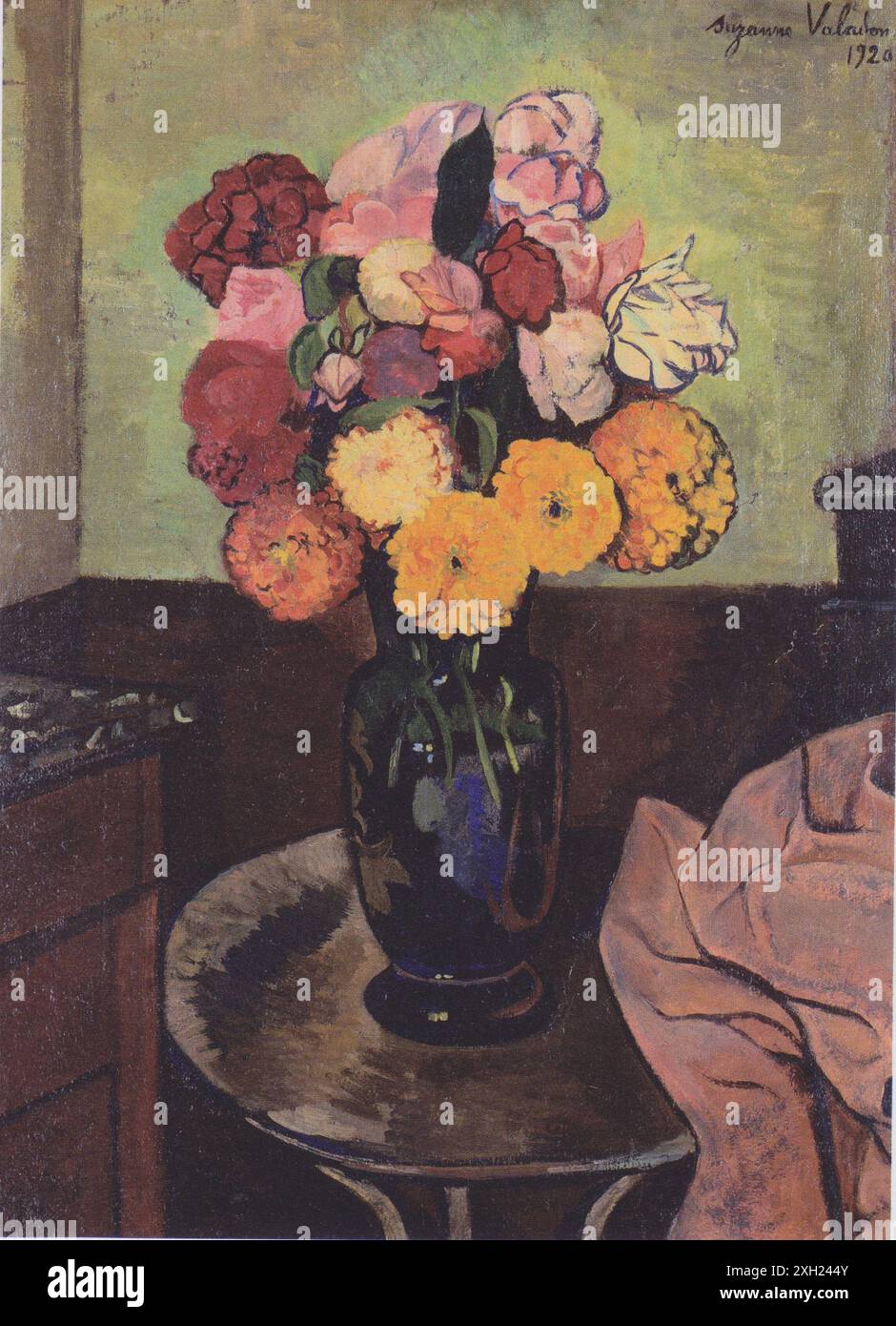 Flowers on a Round Table, 1920 Suzanne Valadon Stock Photo - Alamy