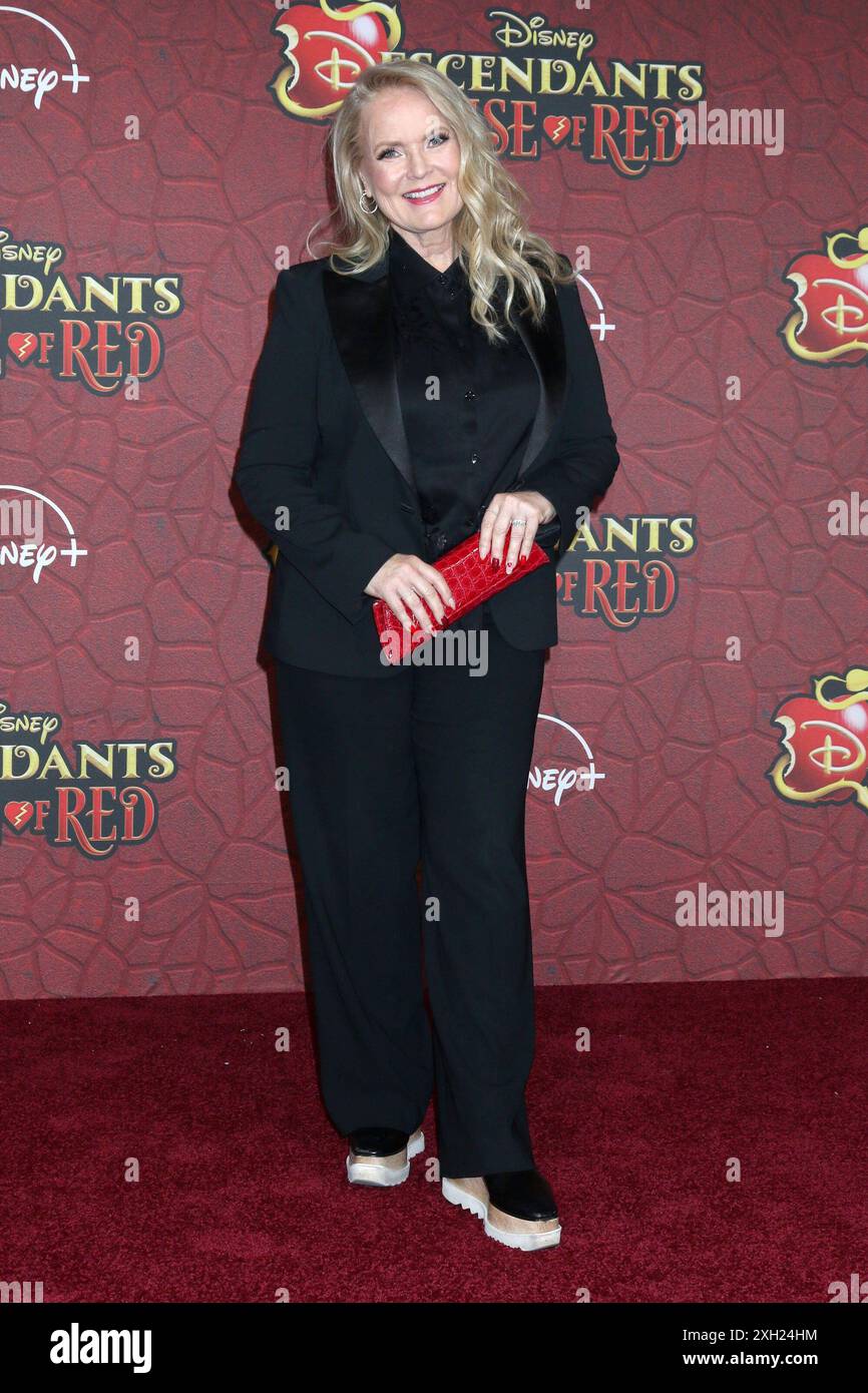 Suzanne Todd at arrivals for DESCENDANTS: THE RISE OF RED Premiere, The ...