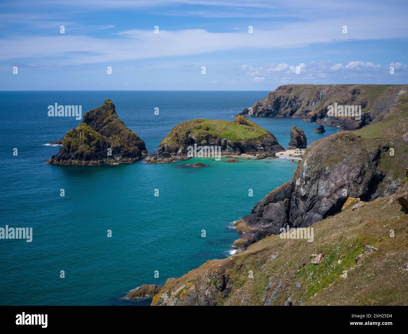 KYNANCE COVE LIZARD PENINSULA NATIONAL TRUST CORNWALL Stock Photo - Alamy