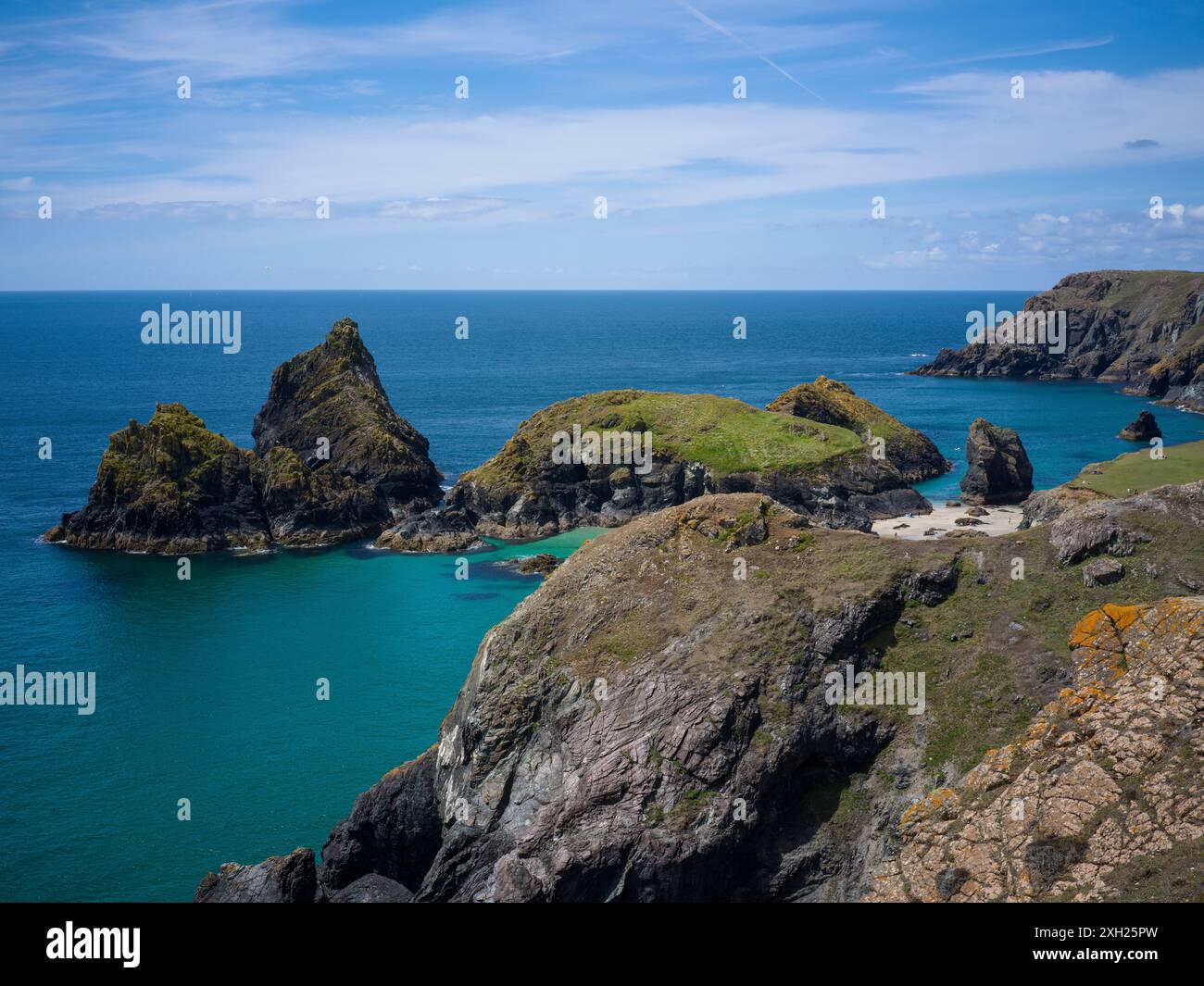 KYNANCE COVE LIZARD PENINSULA NATIONAL TRUST CORNWALL Stock Photo - Alamy