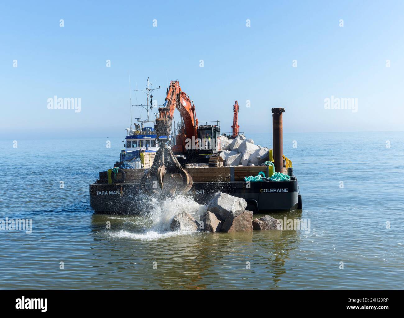 Maritime ships coast coastal east anglia hi-res stock photography and ...