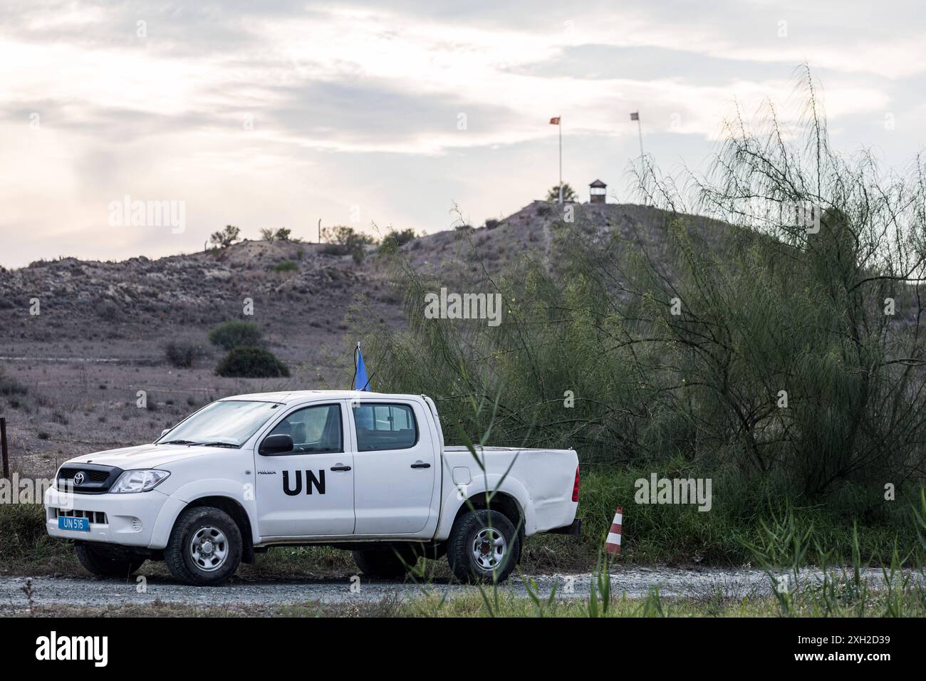 Cyprus : Turkish army trespasses the UN buffer zone A UN vehicle is ...