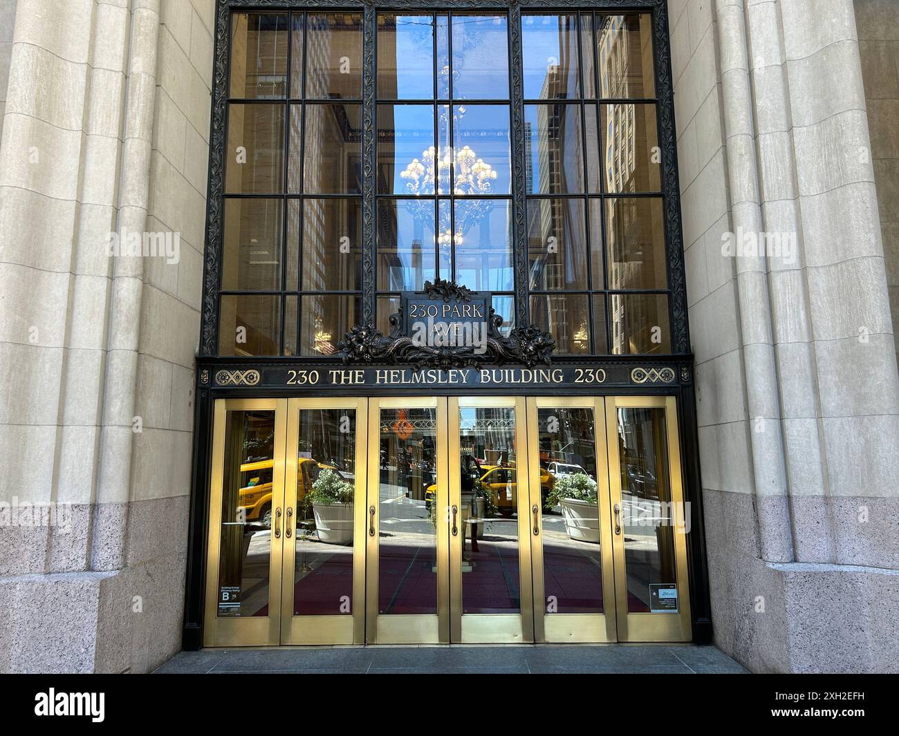 Helmsley Building, building entrance, 230 Park Avenue, New York City ...