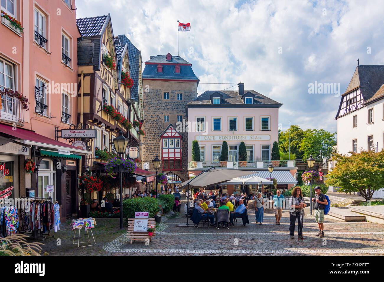 Linz Castle, square Burgplatz, city gate Rheintor, open air restaurant ...