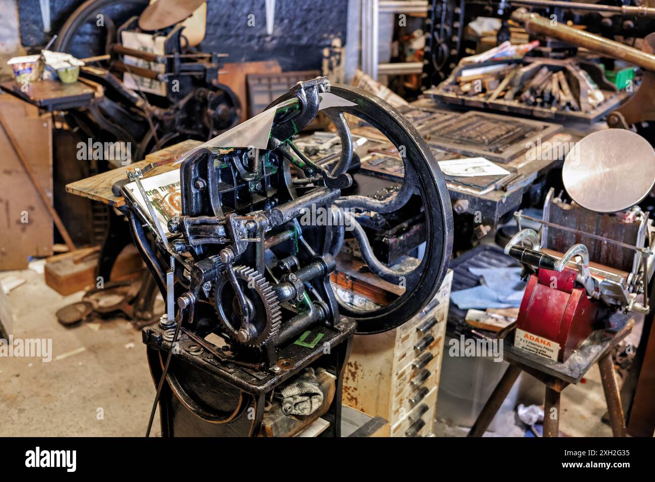 Printmaking machine hi-res stock photography and images - Alamy