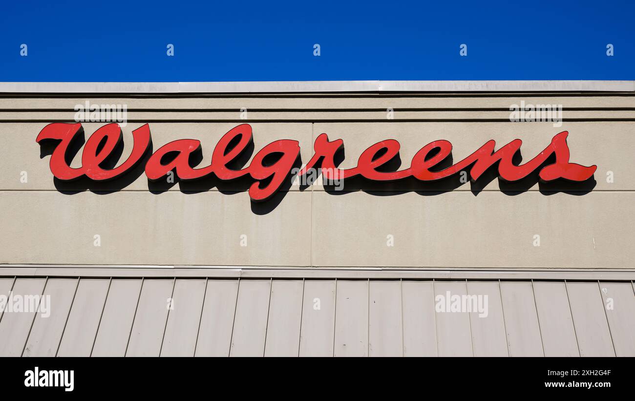 Logo Walgreens 2024 Pharmacy Logo Stock Photos, Royalty Free Pharmacy