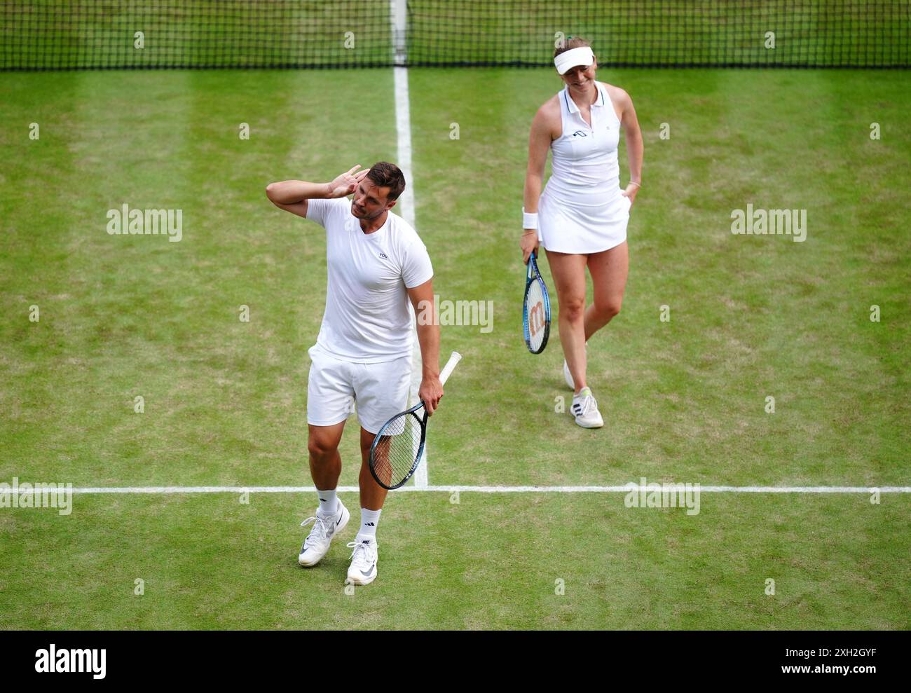 Alicia Barnett and Marcus Willis celebrate winning a set during their ...