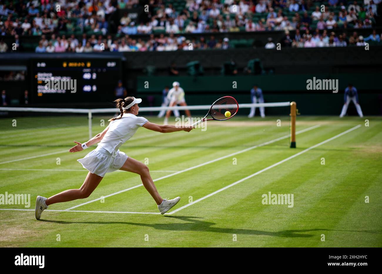 Krejcikova rybakina wimbledon 2024 hi-res stock photography and images ...