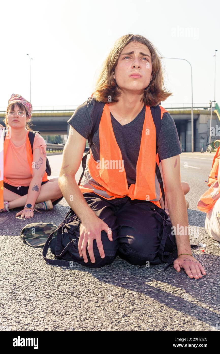 The Last Generation blocks roads to protest global warming. People from ...