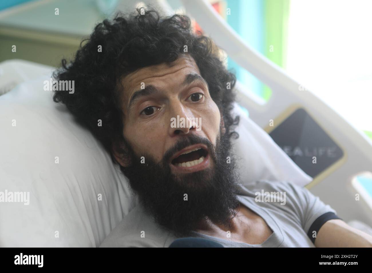 The liberated Palestinian prisoner, Muazzaz Abayat, is receiving ...