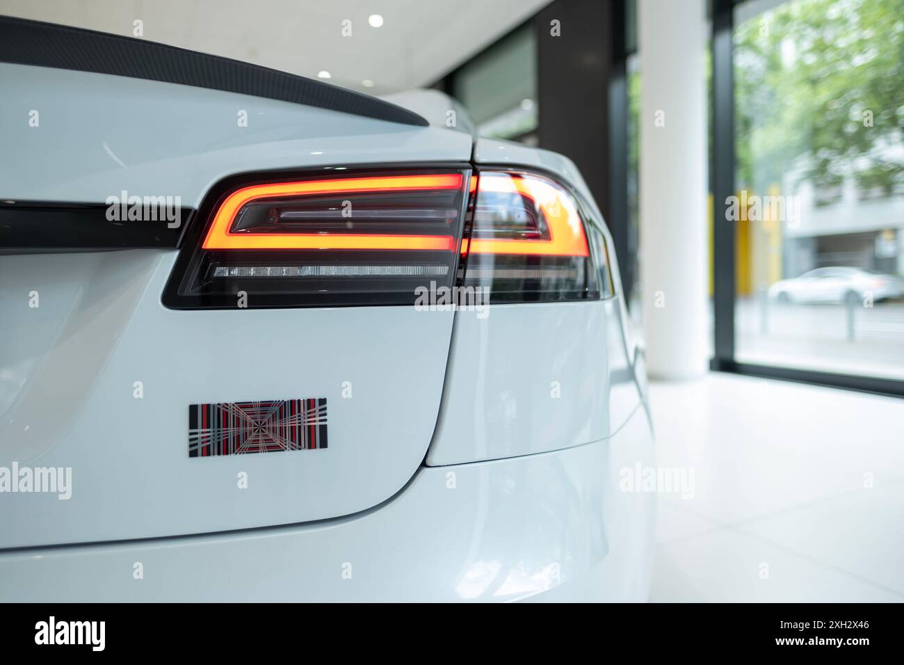 taillight White Model S Plaid rear view, innovative electric car Tesla ...