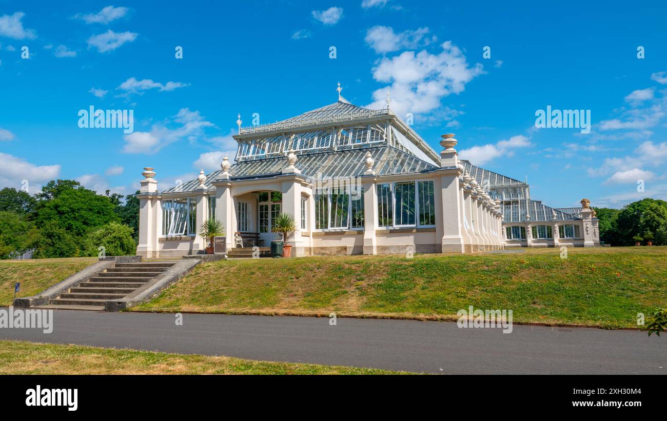 Temperate house, Royal Kew Gardens in bloom Stock Photo - Alamy