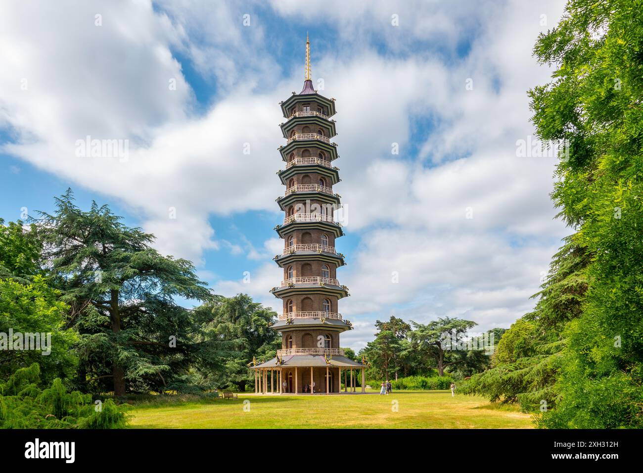 The Great Pagoda, Kew Gardens in Summer Stock Photo - Alamy