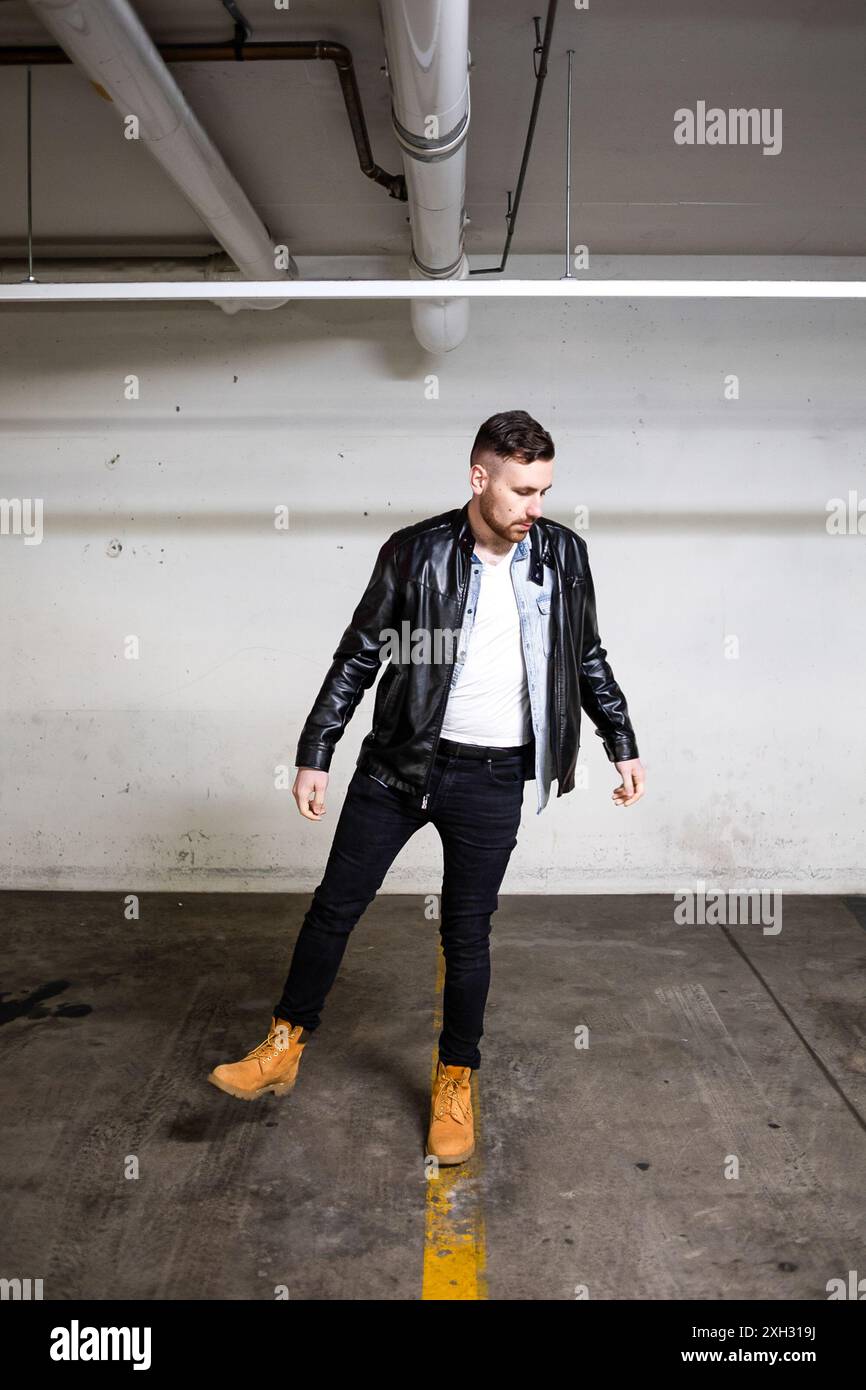 Avant garde fashion mens hi-res stock photography and images - Alamy