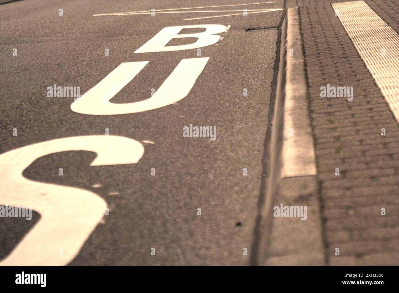 Bus advertising college hi-res stock photography and images - Alamy