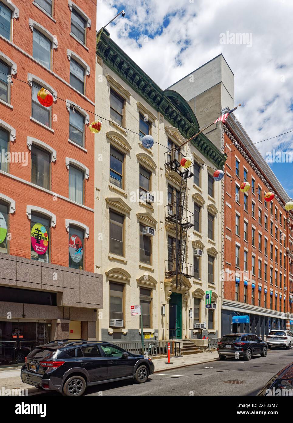 NYC Chinatown: New York’s oldest precinct house, 5th Precinct, built in ...