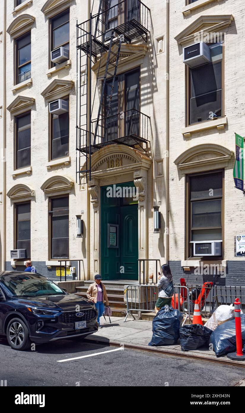 NYC Chinatown: New York’s oldest precinct house, 5th Precinct, built in ...