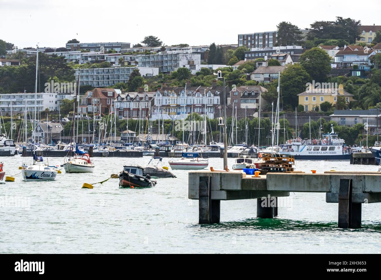 Exterior shot long range hi-res stock photography and images - Alamy