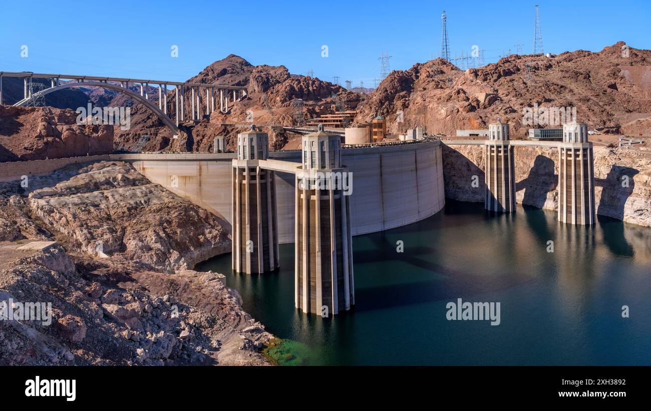 Hoover Dam - A close-up view of upstream face of Hoover Dam and its ...