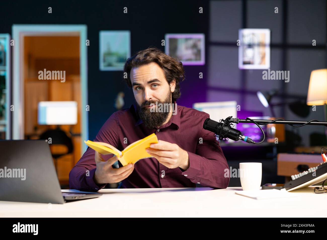 Knowledgeable media star reading and recommending best reviewed books ...