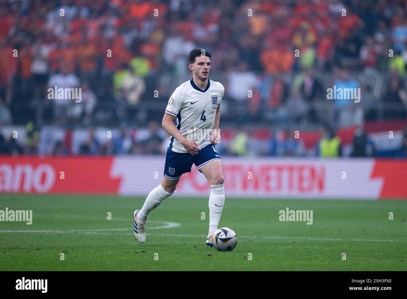 Declan Rice (England, #04) am Ball, GER, Netherlands (NED) vs England ...