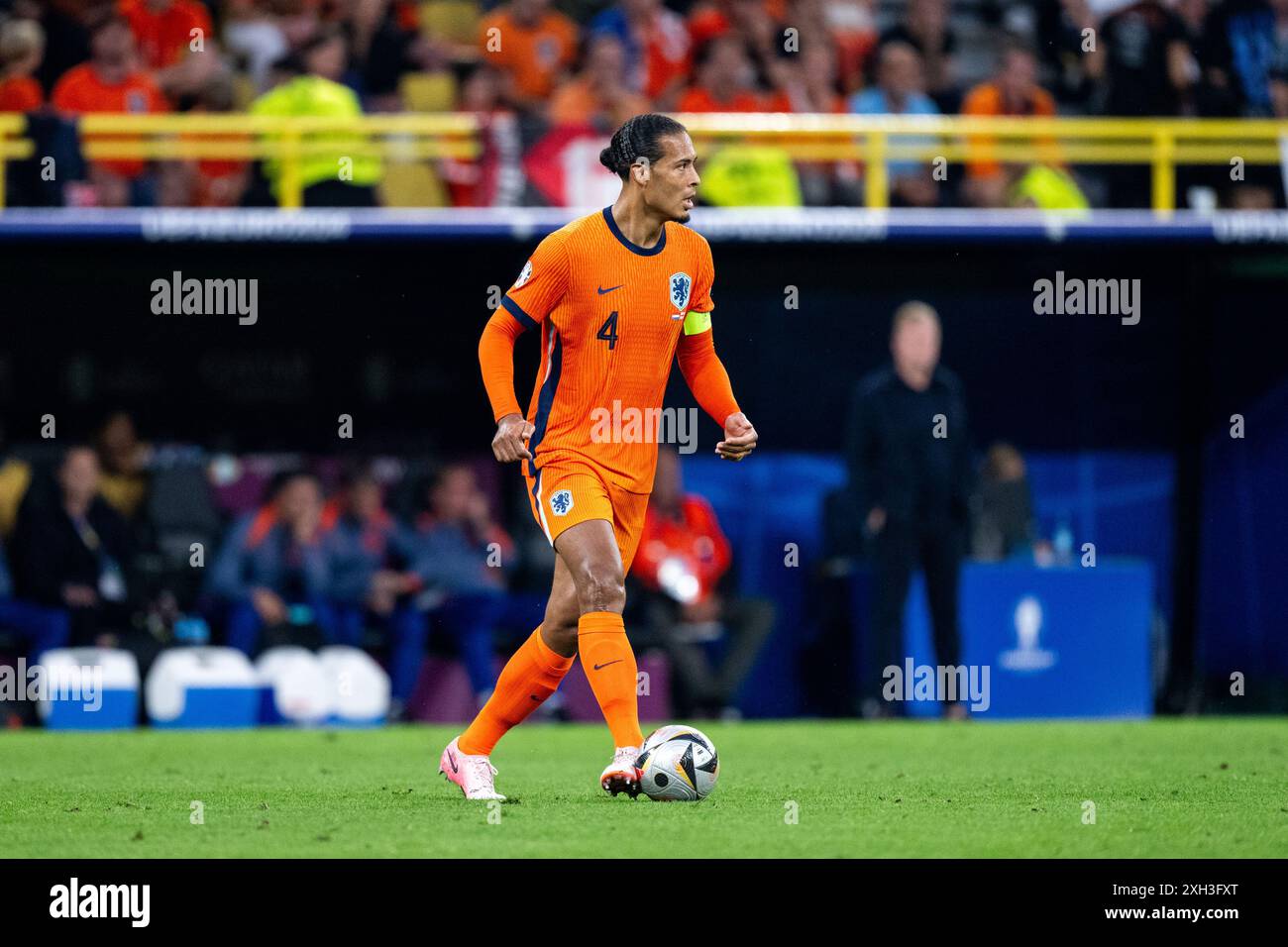 Virgil van Dijk (Niederlande, #04) am Ball, GER, Netherlands (NED) vs ...