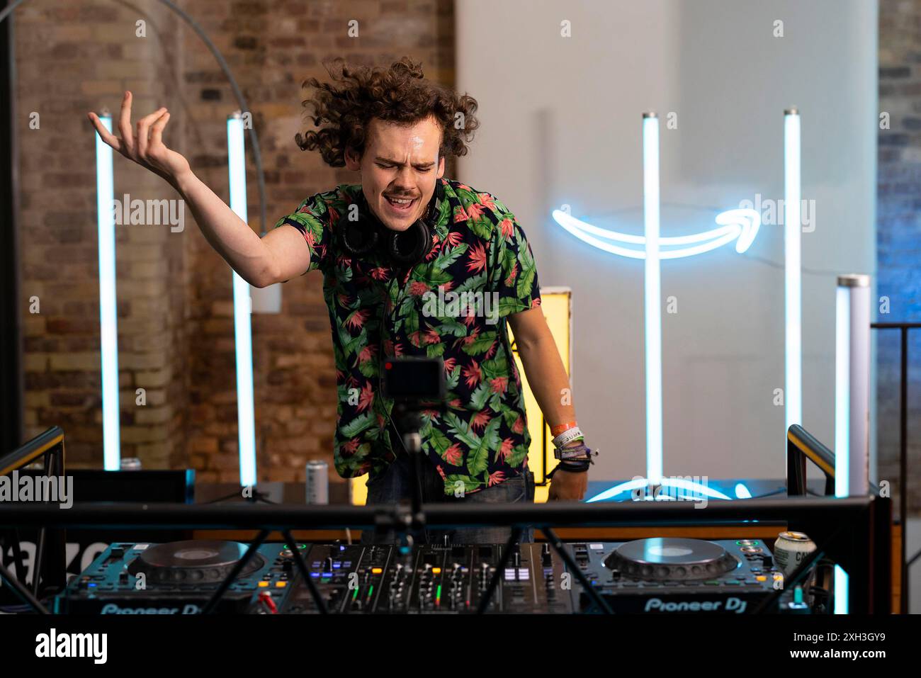 Showcased products hi-res stock photography and images - Alamy