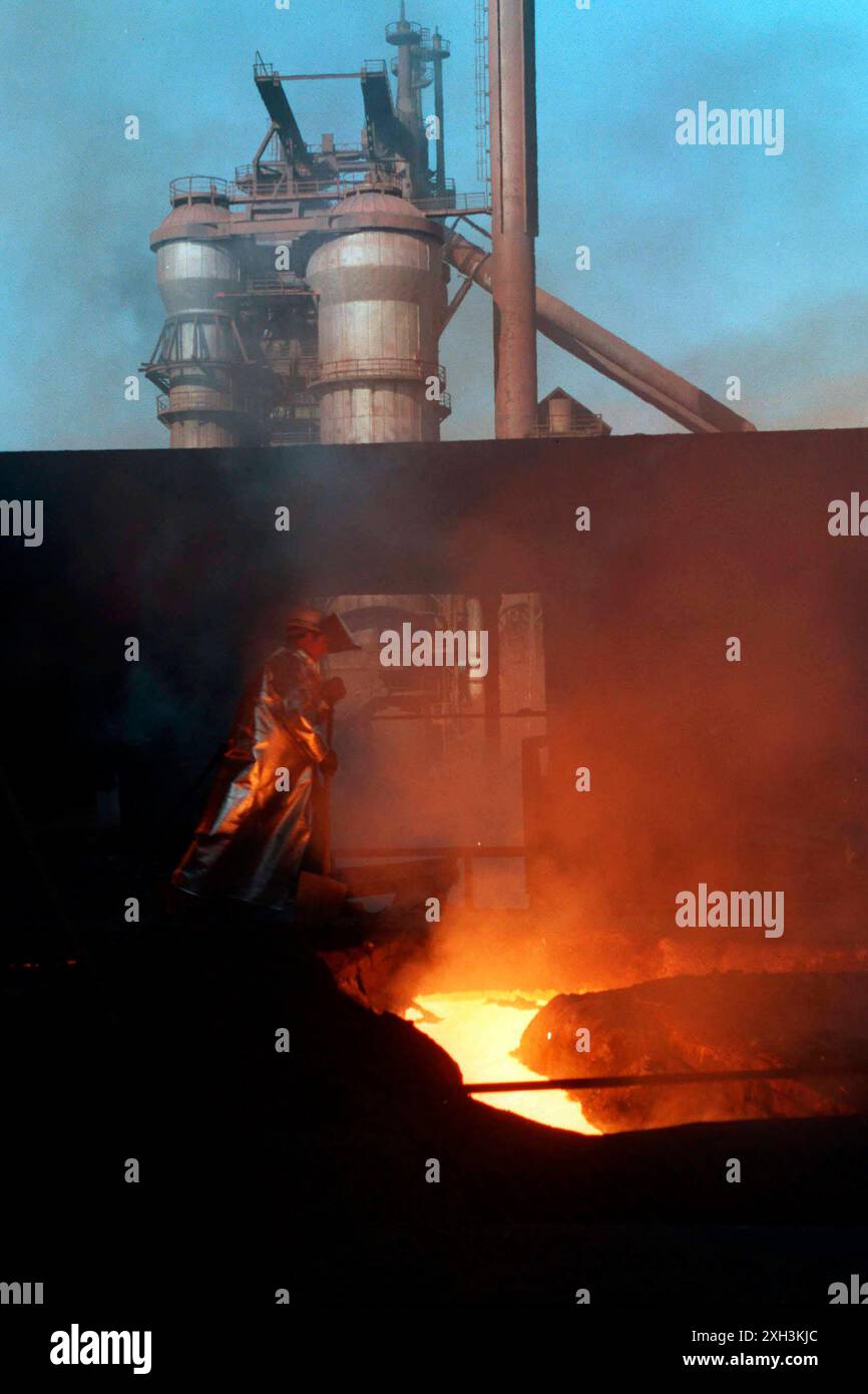 Steelworkers in the iron industry hard labour steel cooker in the iron ...