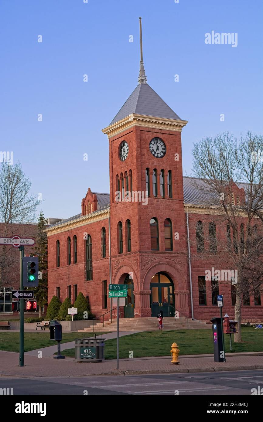 Richardsonian romanesque structure hi-res stock photography and images ...