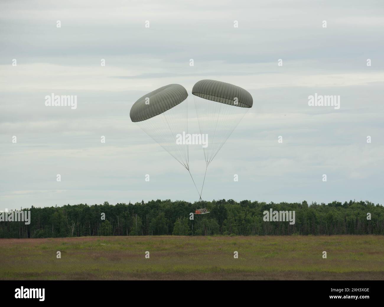 Heavy equipment air drop hi-res stock photography and images - Alamy