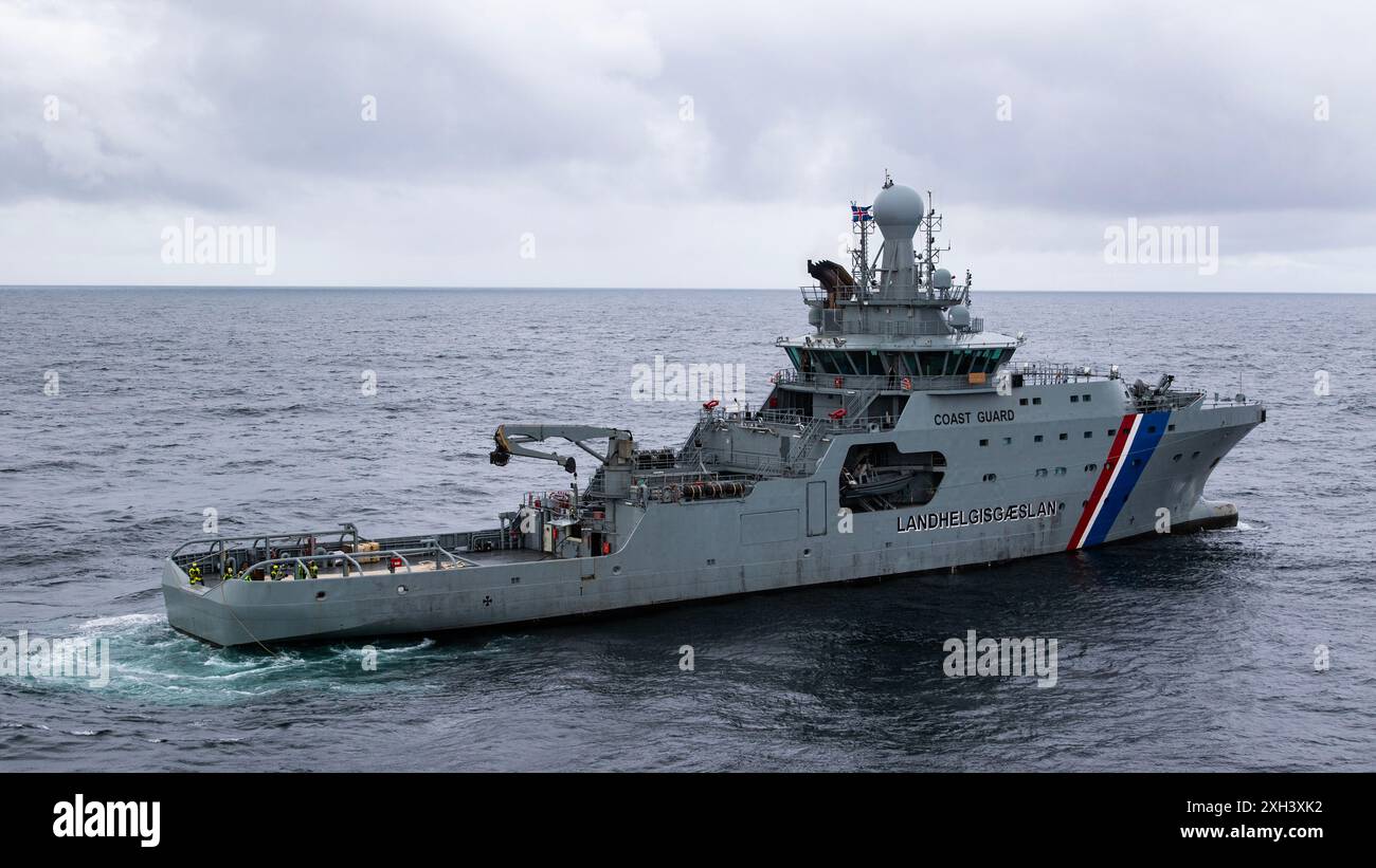Iceland Coast Guard vessel Thor prepares to tow French Vessel Le ...