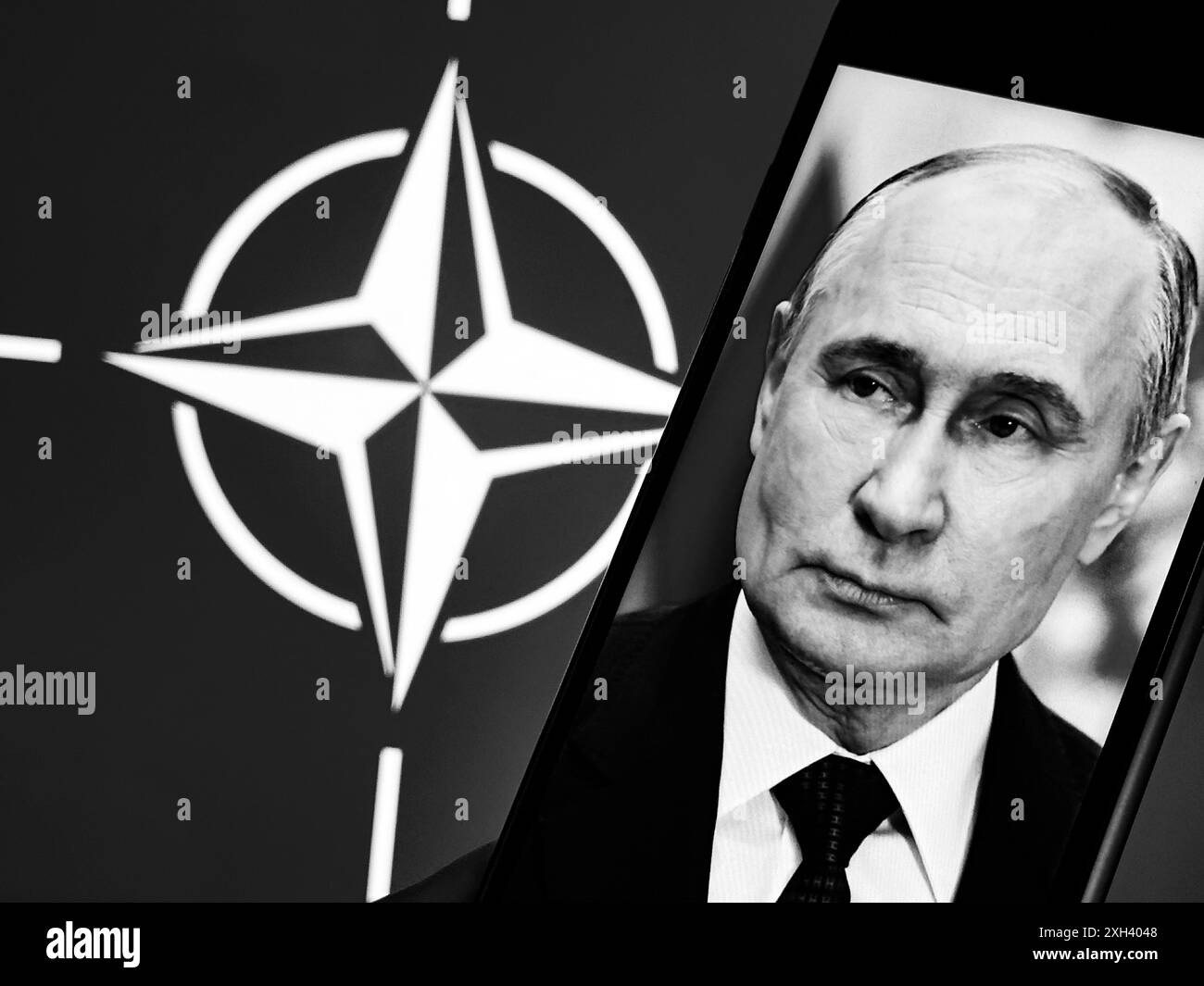 Russian president vladimir putin poses Black and White Stock Photos ...