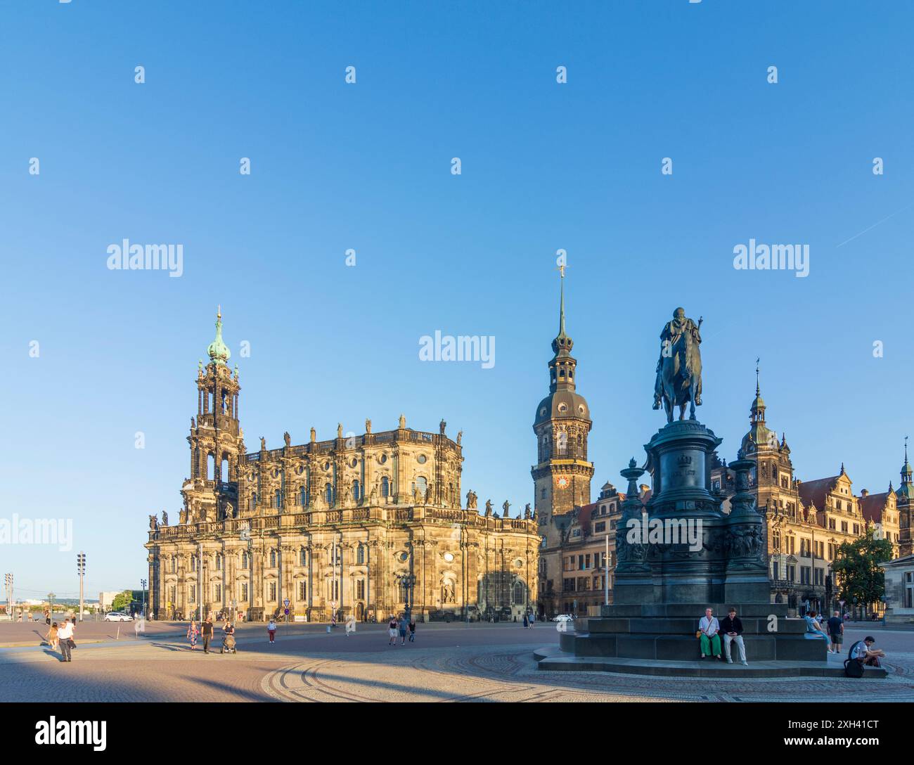 Dresden: square Theaterplatz, King John Monument, church Hofkirche ...