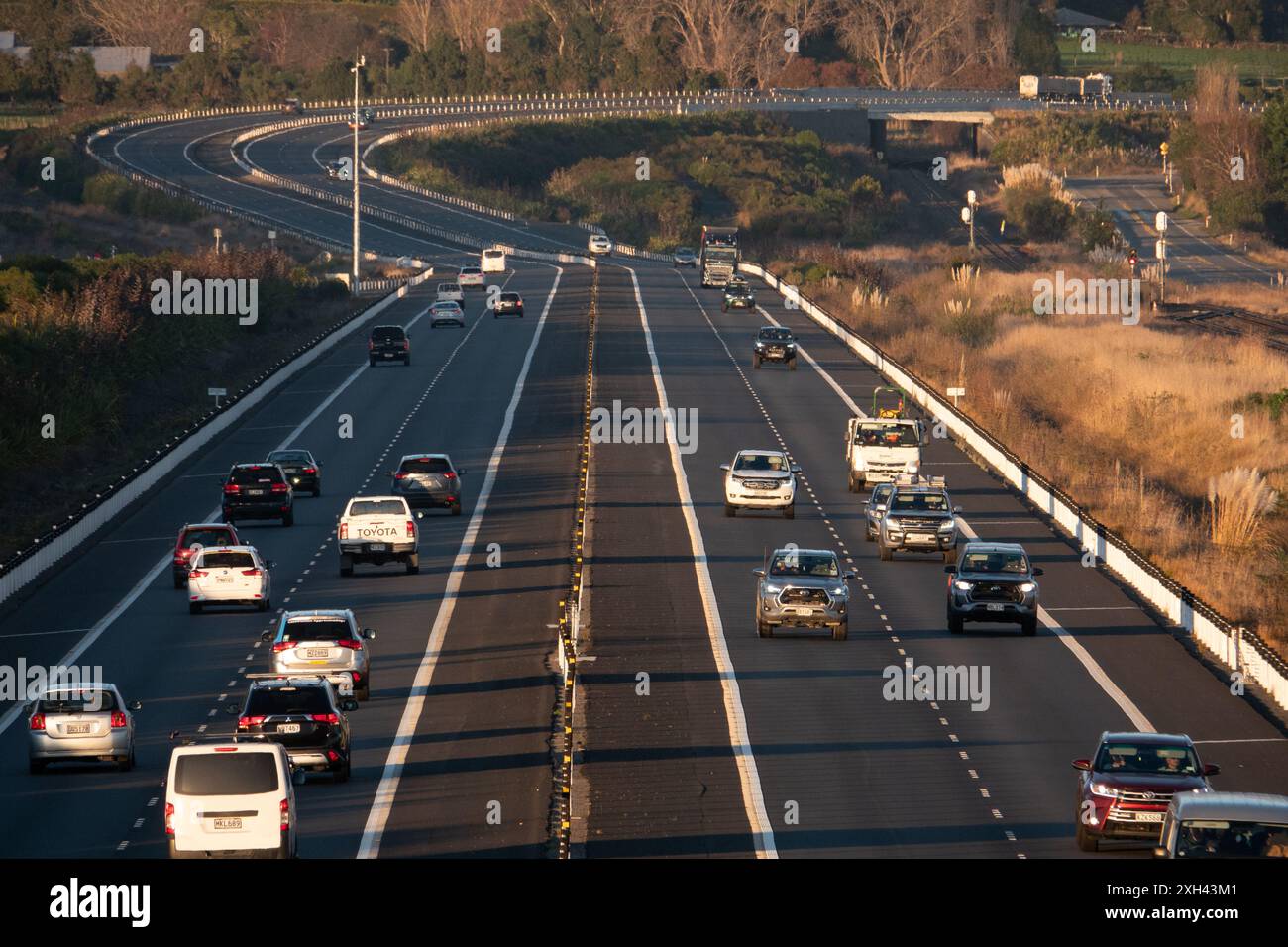 Traffic on the Peka Peka to Otaki expressway in Kapiti, New Zealand ...