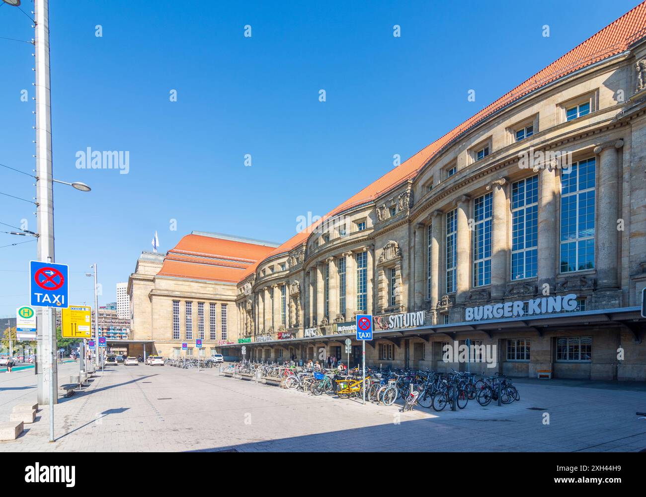 Leipzig railway station hauptbahnhof hi-res stock photography and ...