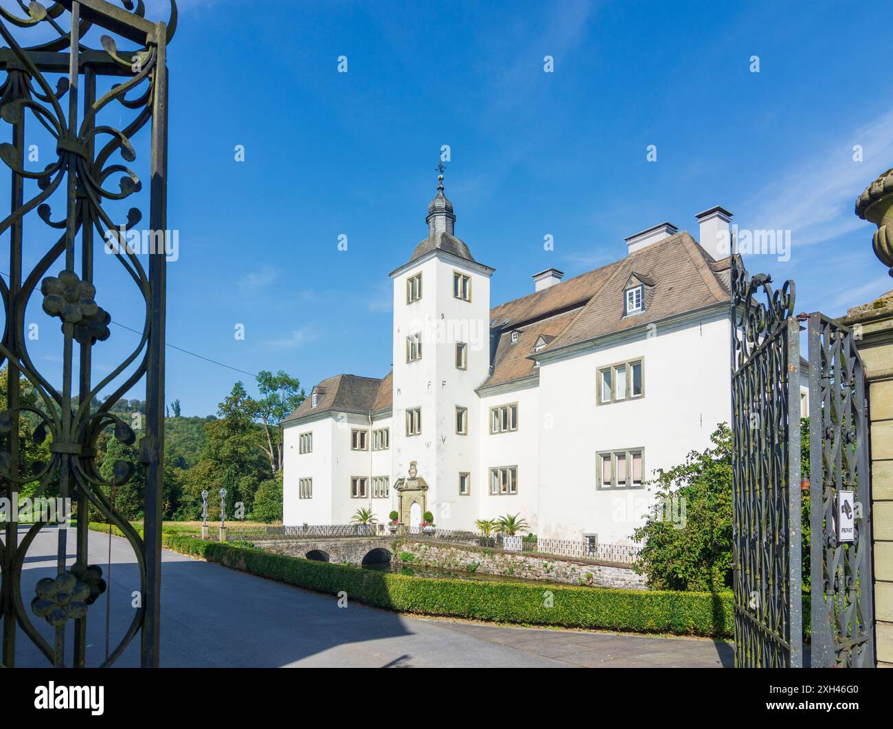 Meschede: Schloss Laer Castle in Sauerland, Nordrhein-Westfalen, North ...