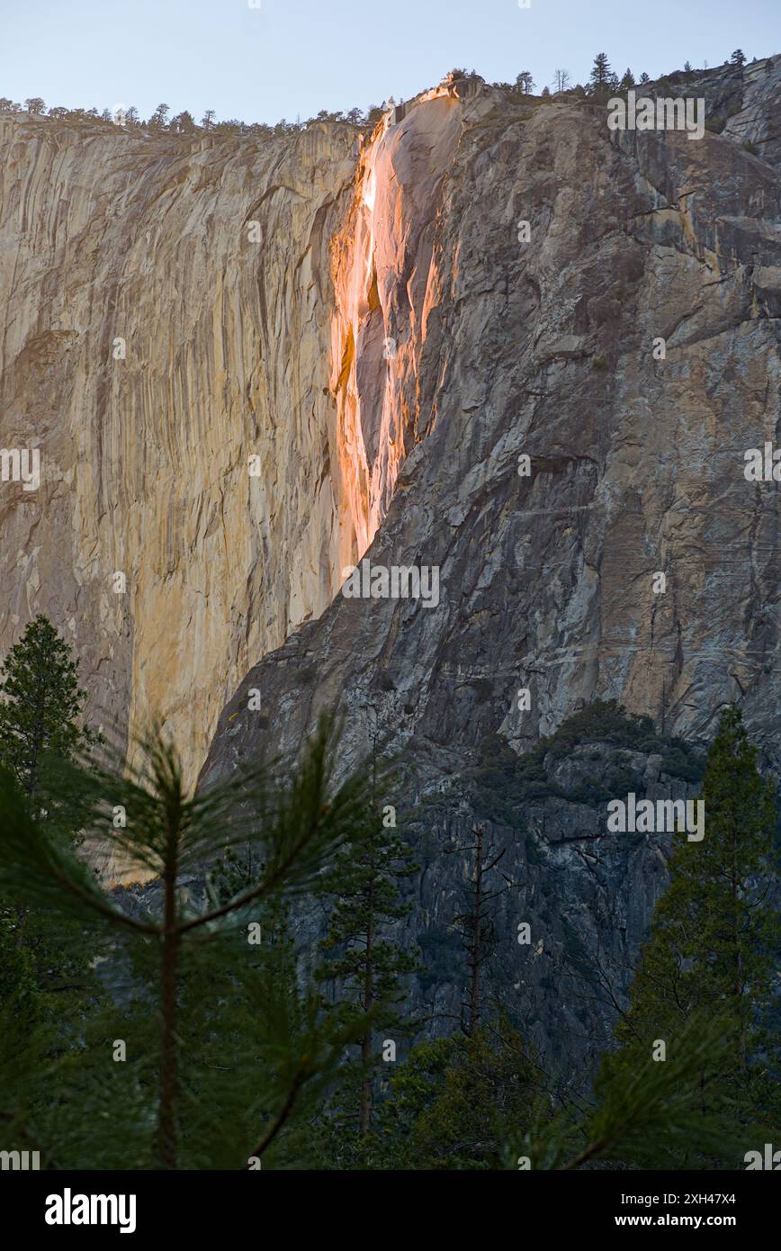 Fire fall in Yosemite national park Stock Photo - Alamy