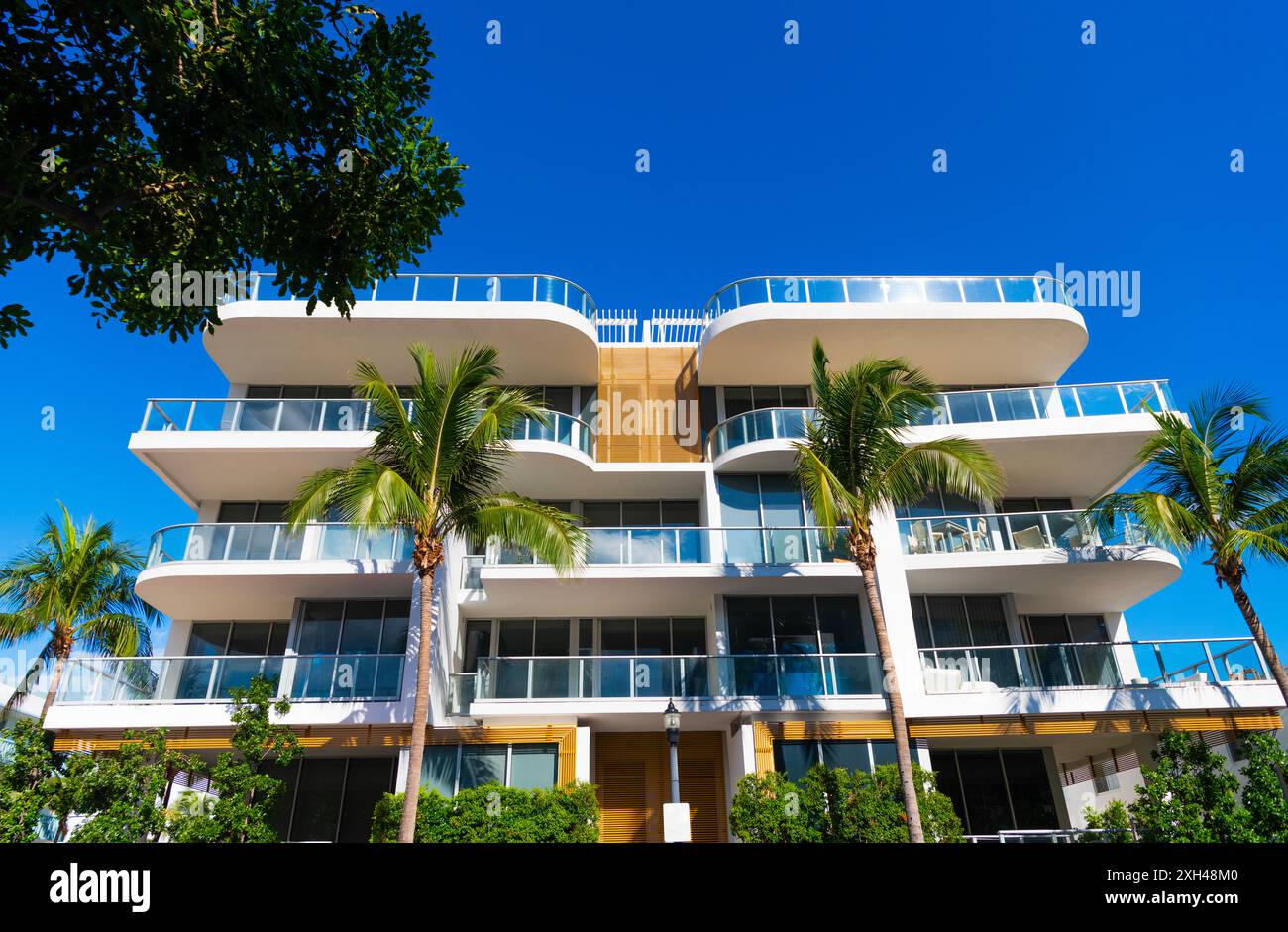 Miami South Beach in Ocean Drive Florida. Art Deco building ...