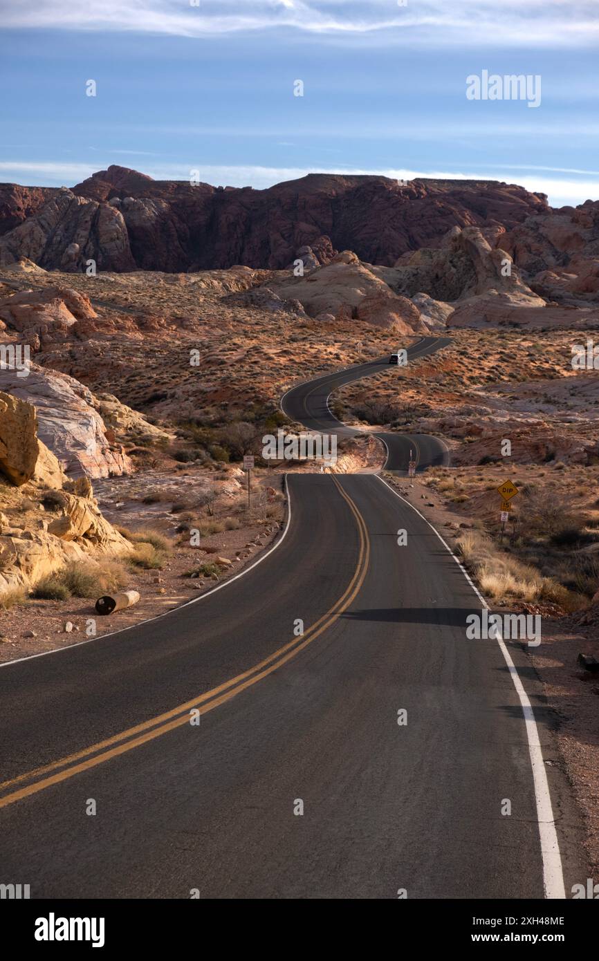 Road through desert highway hi-res stock photography and images - Alamy
