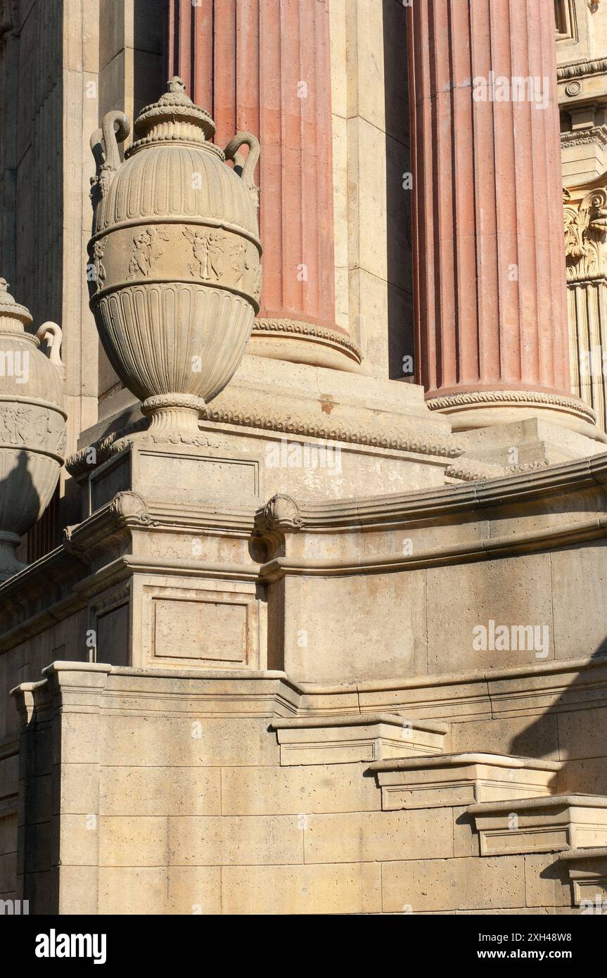 Roman inspired architecture hi-res stock photography and images - Alamy