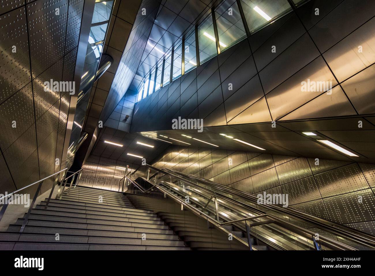 Dusseldorf sta hi-res stock photography and images - Alamy