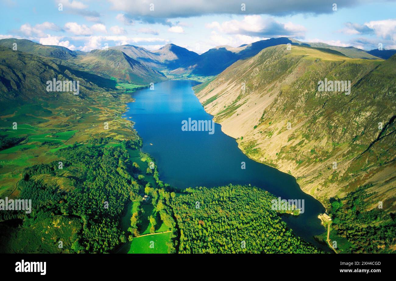 Over Wastwater and screes NE toward Wasdale Head, Kirk Fell, Great ...